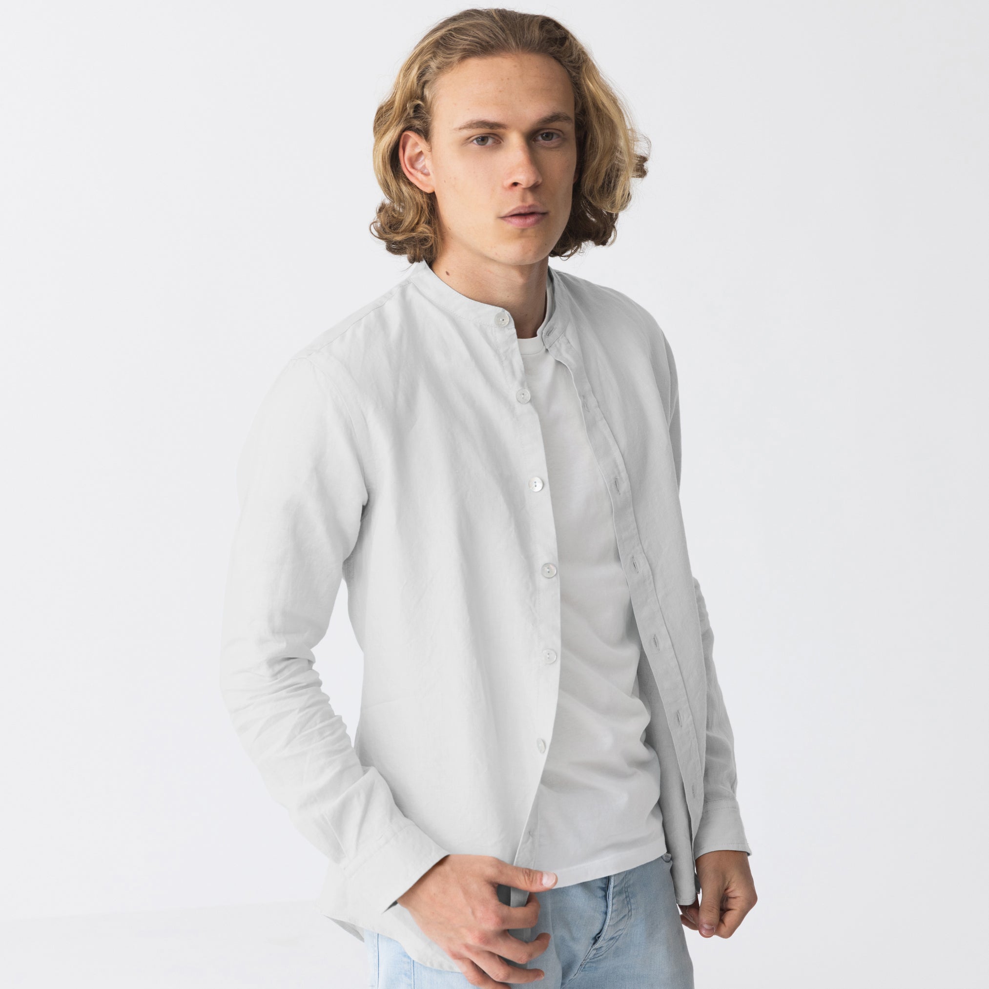 Camisa com colarinho mao em linho branco | Linenshed